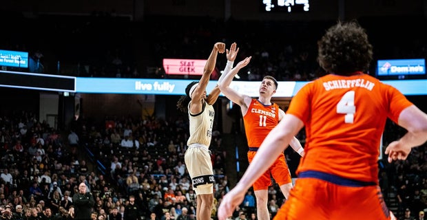 Hunter Sallis announces return to Wake Forest for 2024-25 season