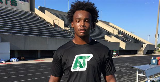 Hoosiers offer Indianapolis offensive lineman