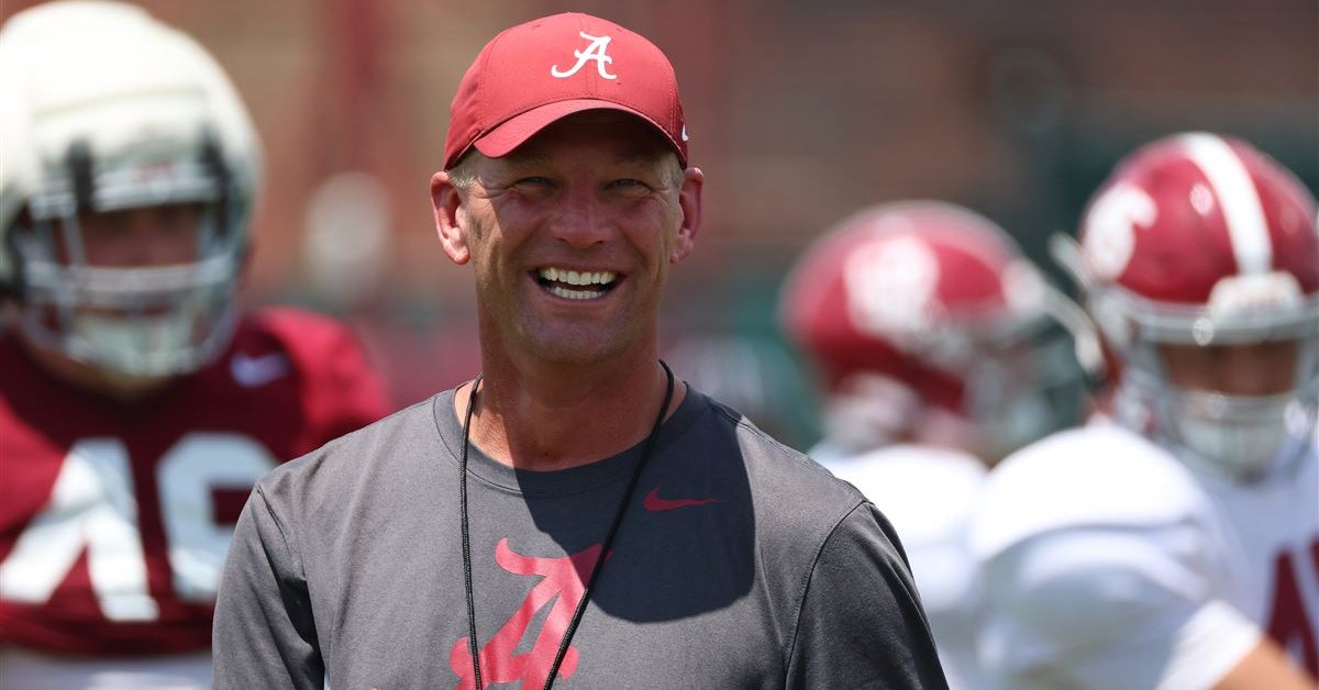 Where does Alabama rank in 2025 preseason Associated Press poll?