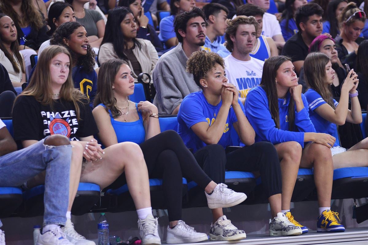 Photos: Women's Volleyball drops conference opener to USC 3-1