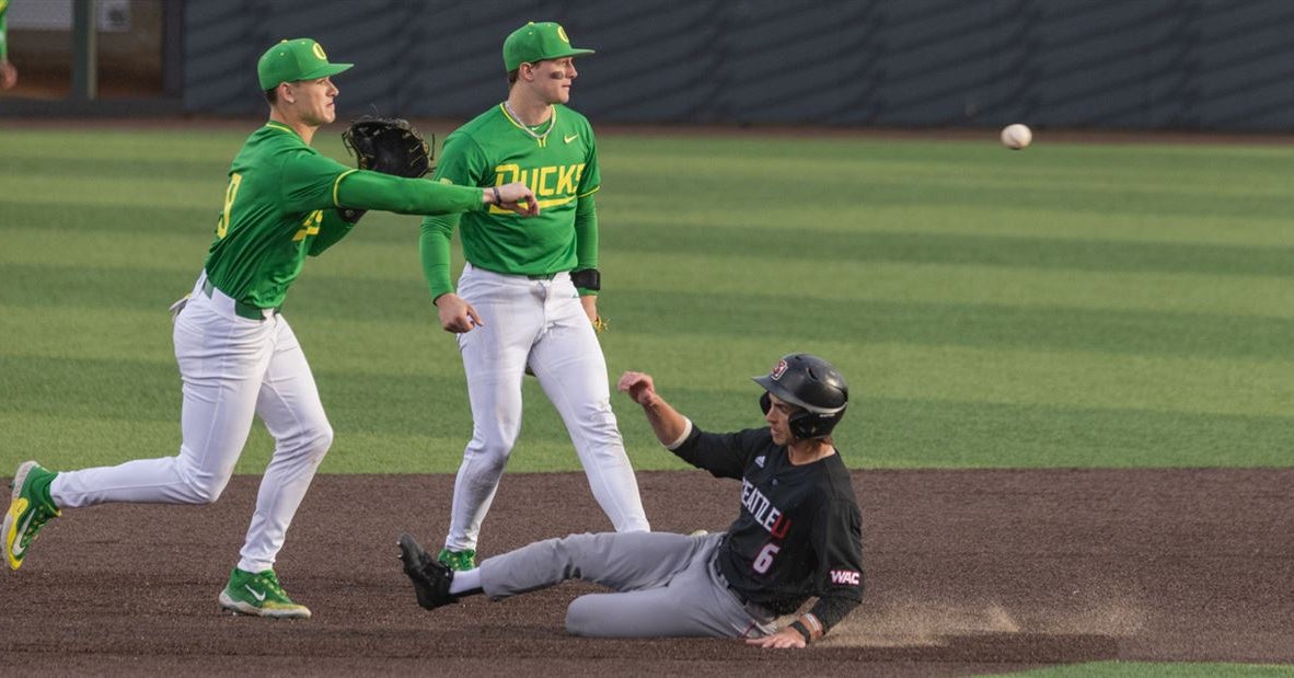 Underclassmen help lead Oregon to series victory over Seattle