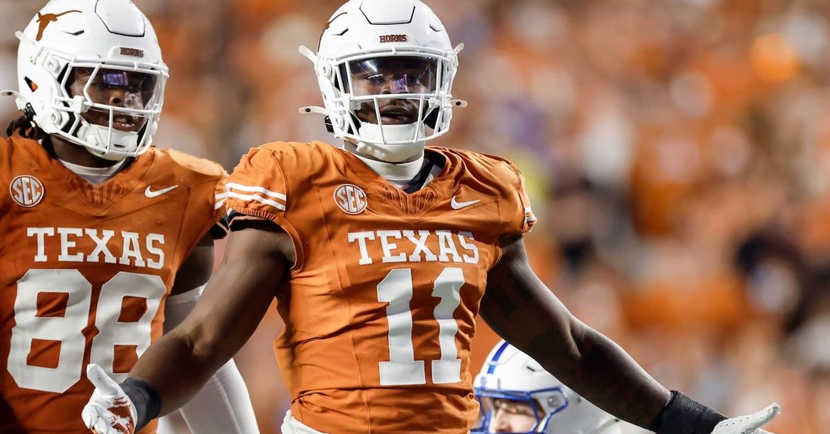 Texas' Colin Simmons wins Shaun Alexander Freshman of the Year Award ...