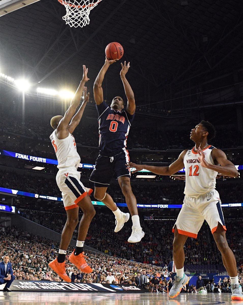 Scenes from Minneapolis: Auburn vs. Virginia