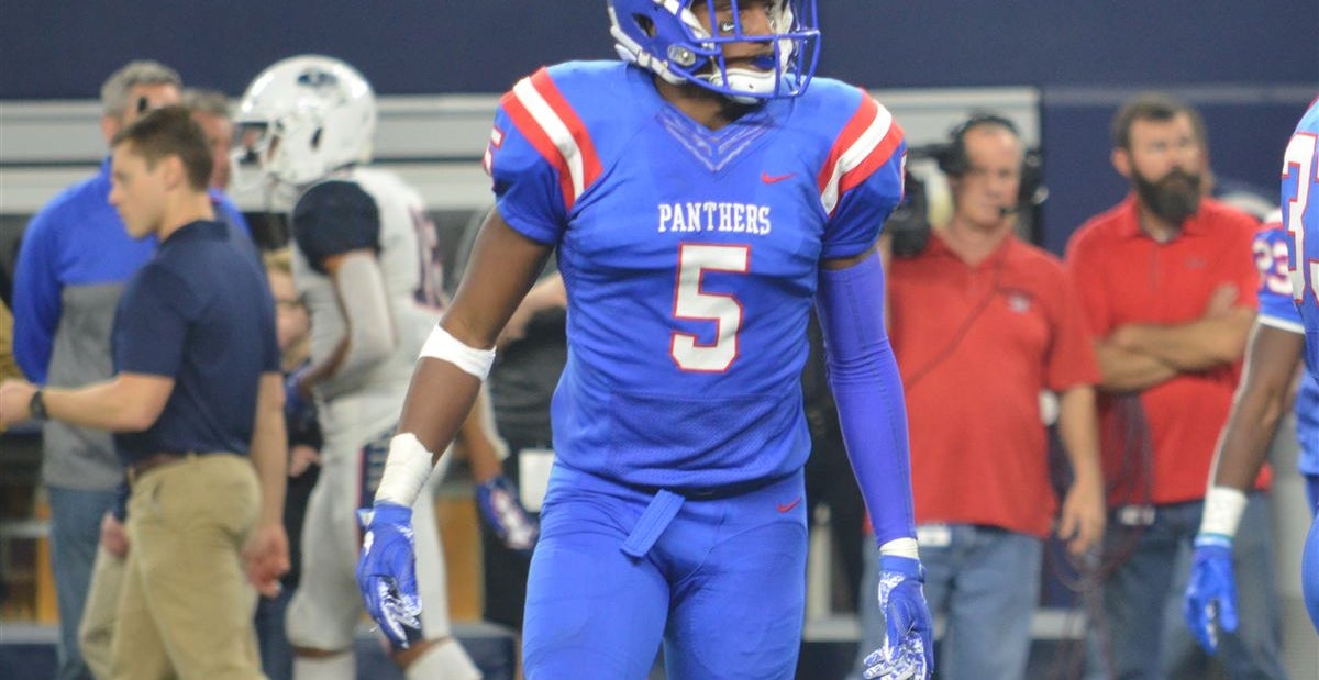 Social media reactions to the Chris Thompson commitment