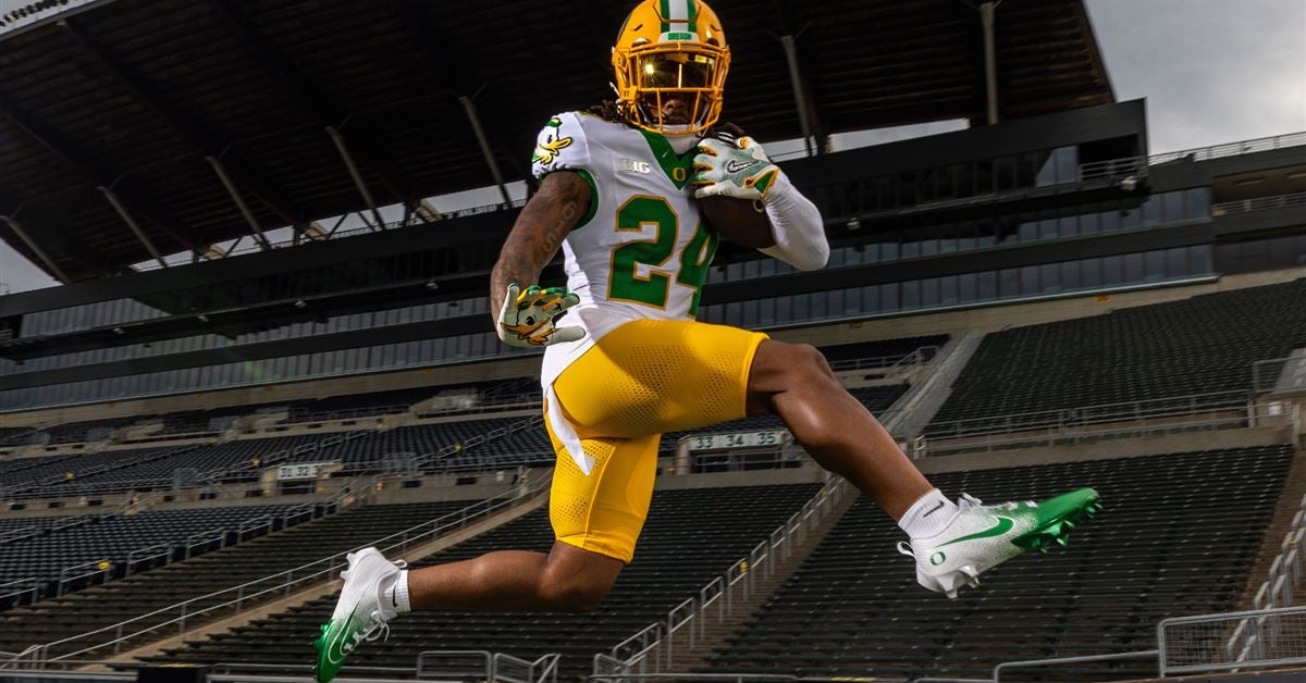Oregon football unveils latest Generation O uniforms: 'The Catch'