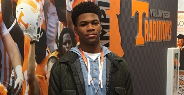 Tennessee LB Chico Bennett Discusses Recent TCU Offer