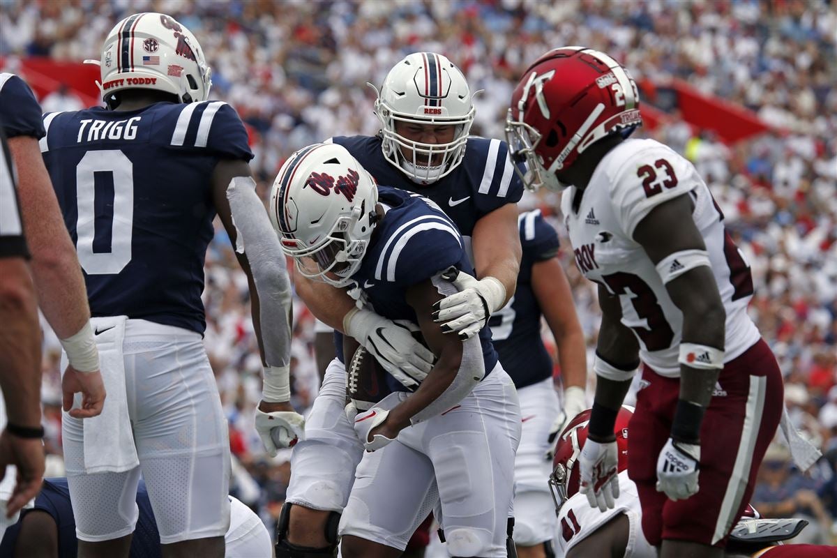 Ole Miss O-line must clean up the little things, says Eli Acker