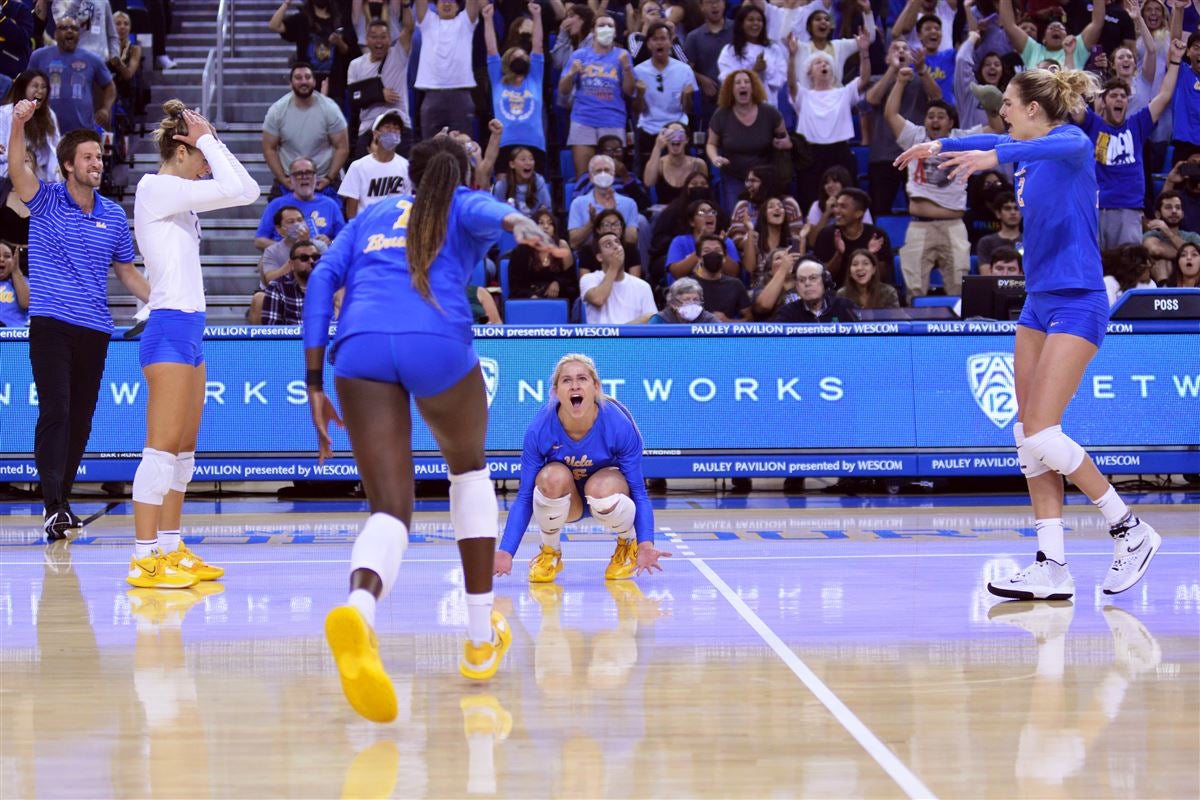 Photos: Women's Volleyball drops conference opener to USC 3-1