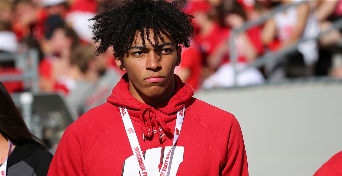 What is Wisconsin getting with in-state TE star Rob Booker?