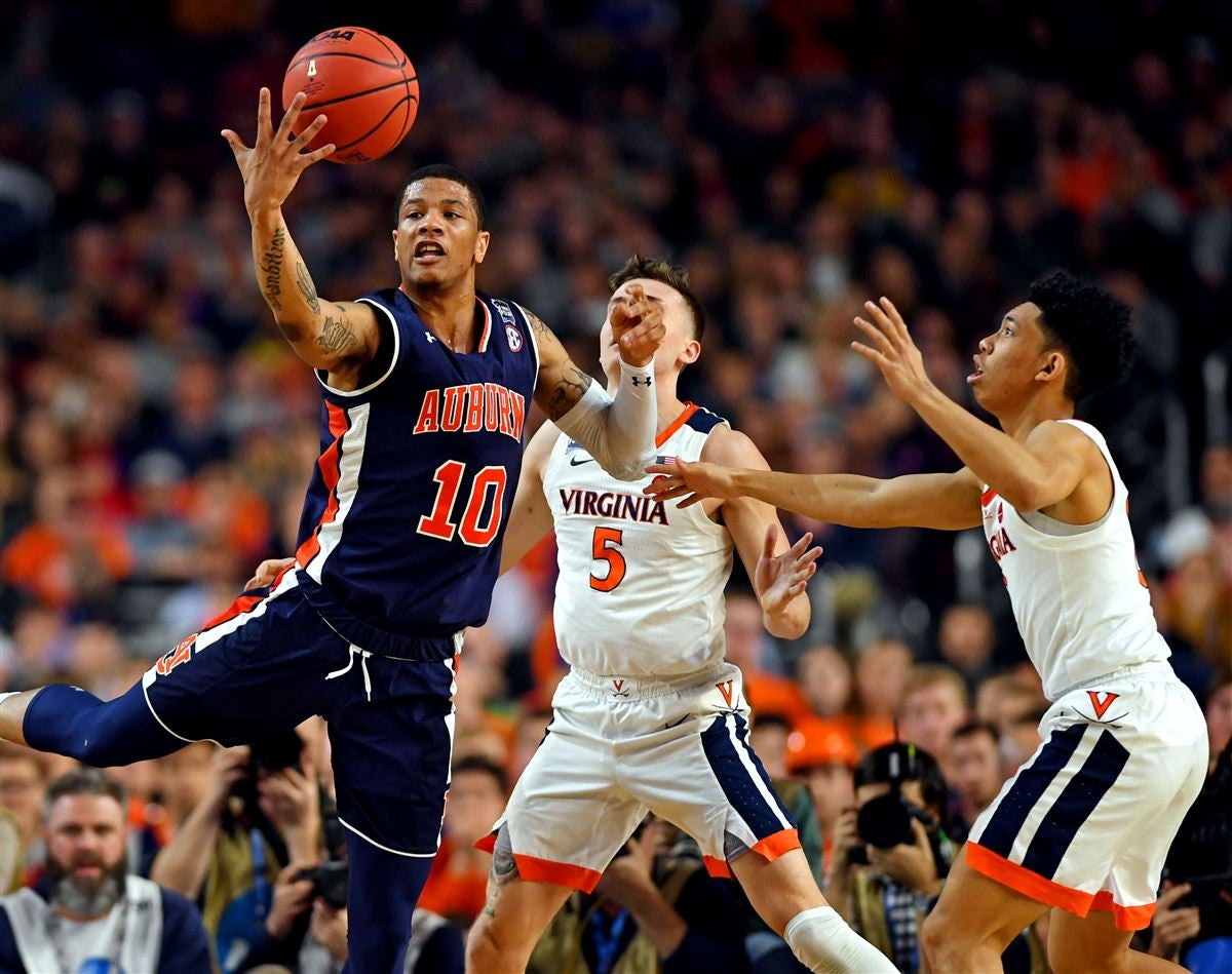 Scenes from Minneapolis: Auburn vs. Virginia