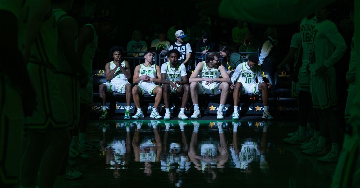 Live Updates: Oregon Hosts UCLA While Battling Injuries and a Six-Game Skid