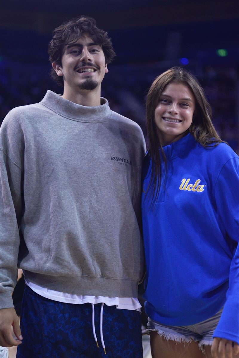 Photos: Women's Volleyball drops conference opener to USC 3-1