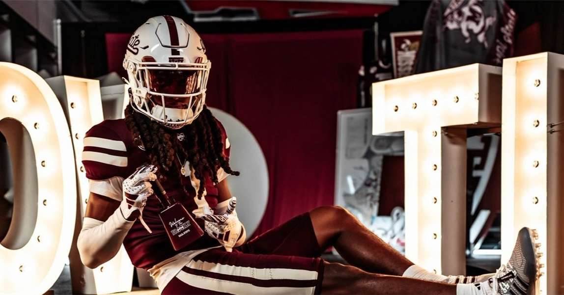Wide receiver Davian Jackson plans to enter the transfer portal after ...