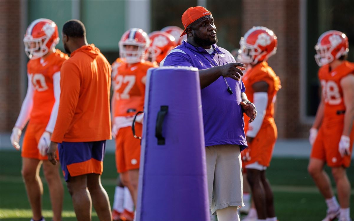 Clemson football recruiting: How DL coach Nick Eason is secret to success