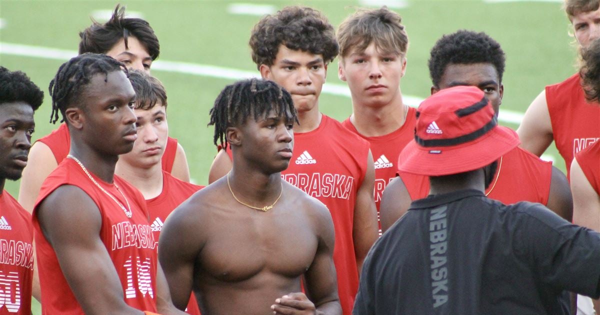 2025 recruit Carmaro Mayo lands offer