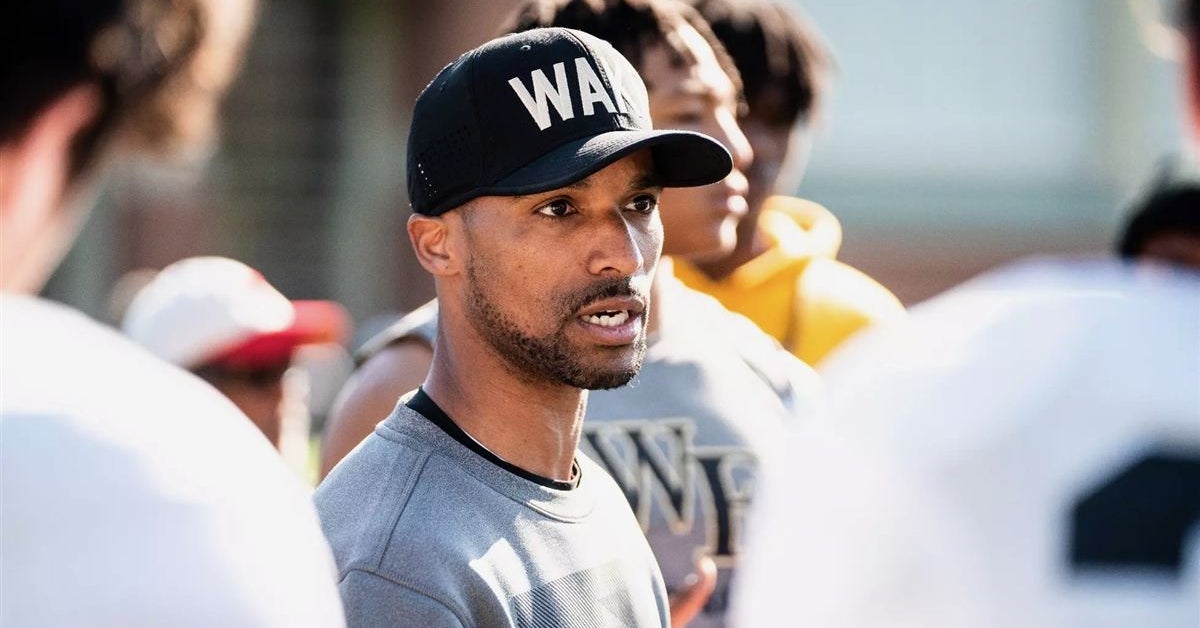 Wisconsin set to hire Ari Confesor as its new wide receivers coach