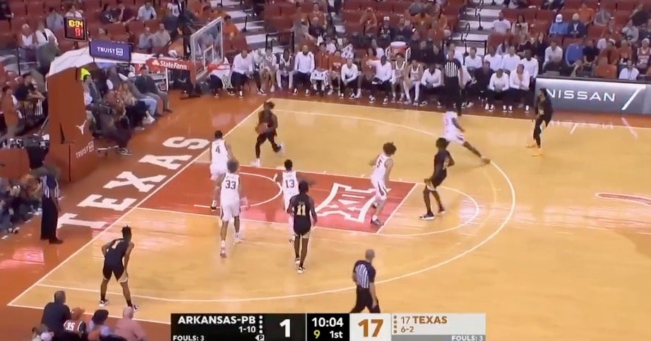 Texas basketball: Dylan Disu swats dunk attempt in Longhorn debut
