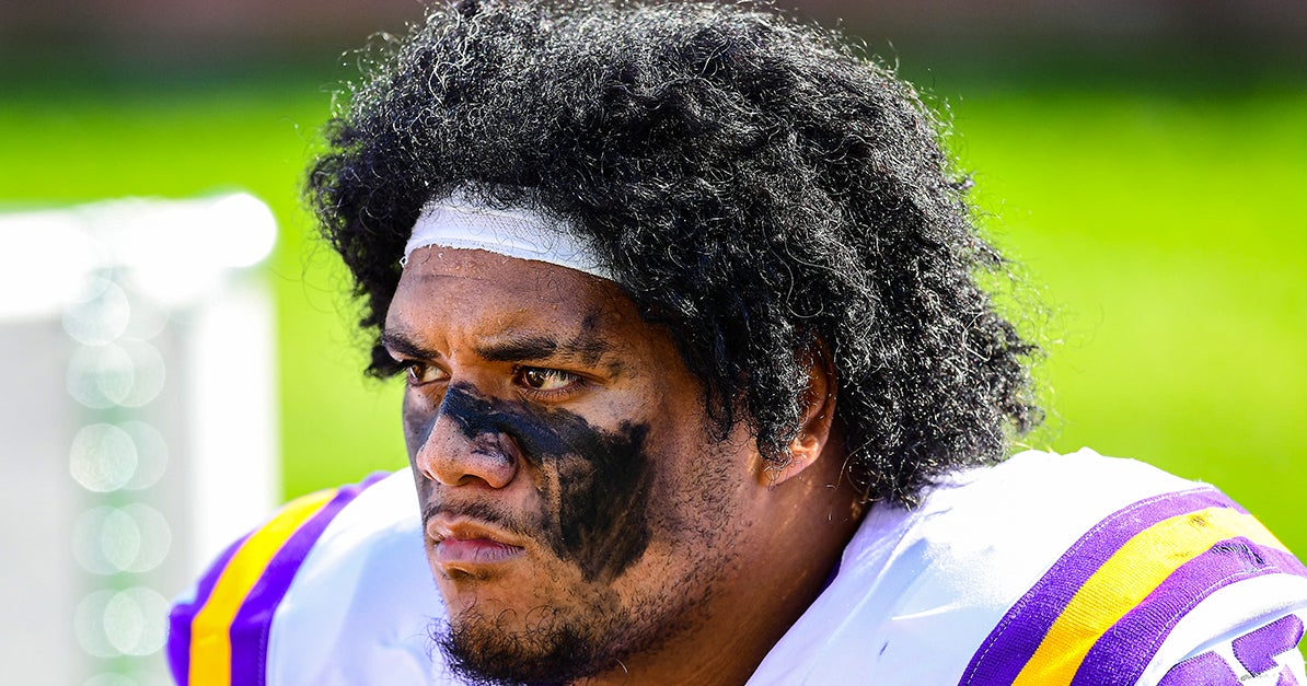 Siaki Ika enters the NCAA Transfer Portal