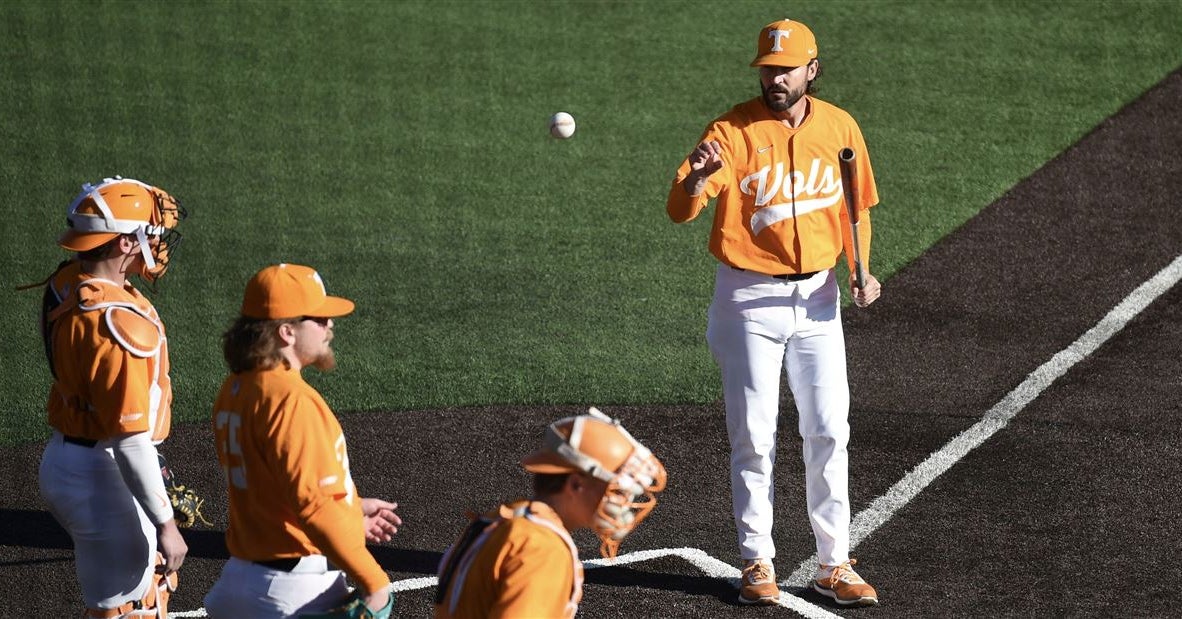 Everything Tony Vitello after Vols' series-opening win over Illinois