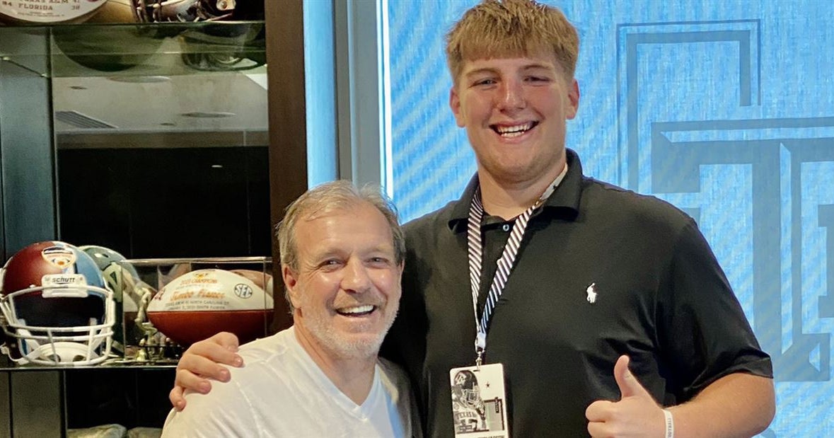 Reactions pour in on social media following Colton Thomasson's A&M ...