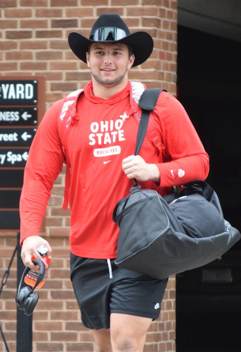 Sights and Sounds: Ohio State players file into team hotel to start ...