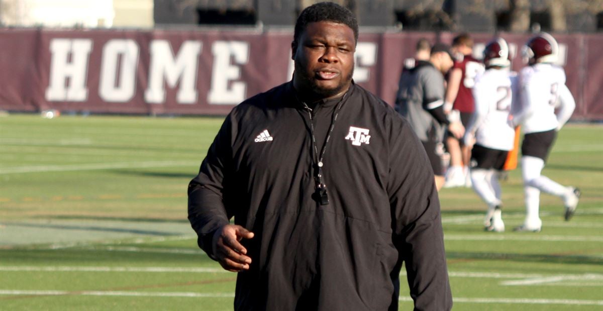 Live updates: Elijah Robinson holds first press conference as Texas A&M ...