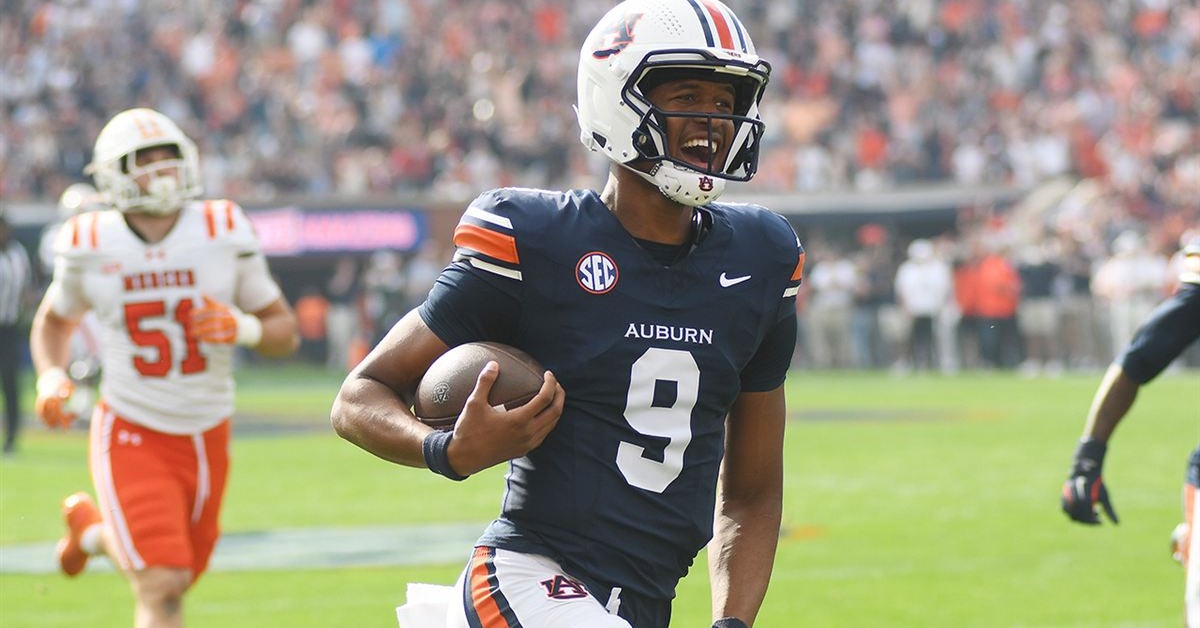 College Football Transfer Portal 2026: Top 10 QBs after Deuce Knight ...