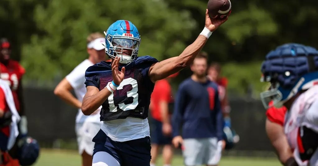 Charlie Weis Jr. pleased with Simmons’ development, finding ‘balance’