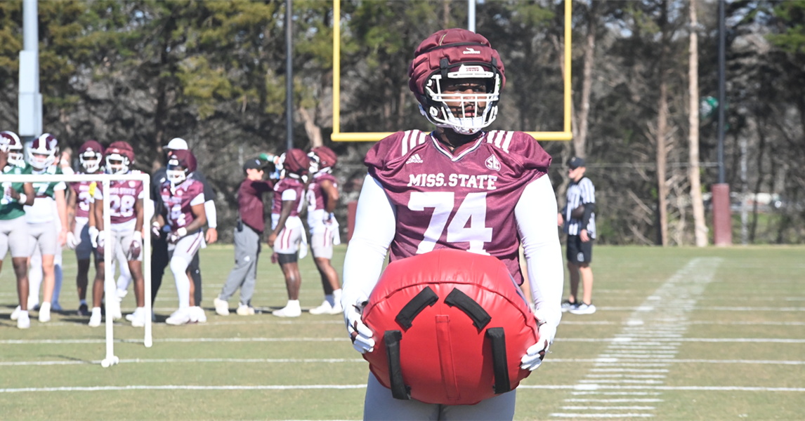 Bulldog offensive lineman Jimothy Lewis Jr. is set to enter the ...
