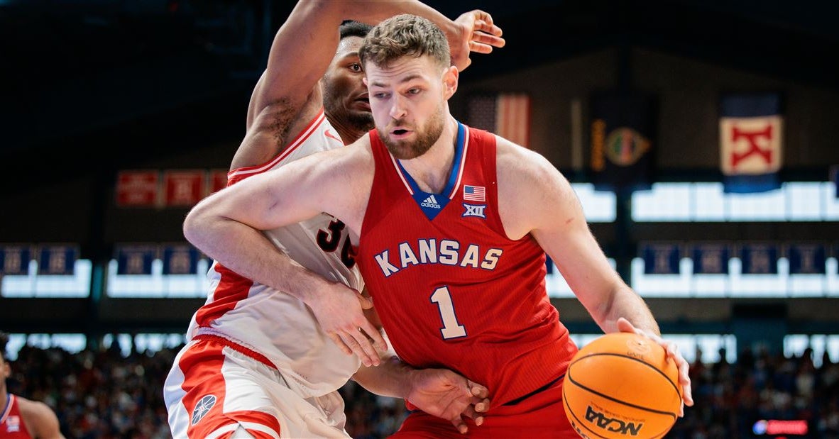 Hunter Dickinson ready to carry Kansas into the postseason