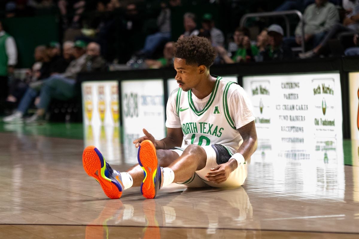 Mean Green overwhelm Wayland Baptist, freshmen get debut minutes in blowout