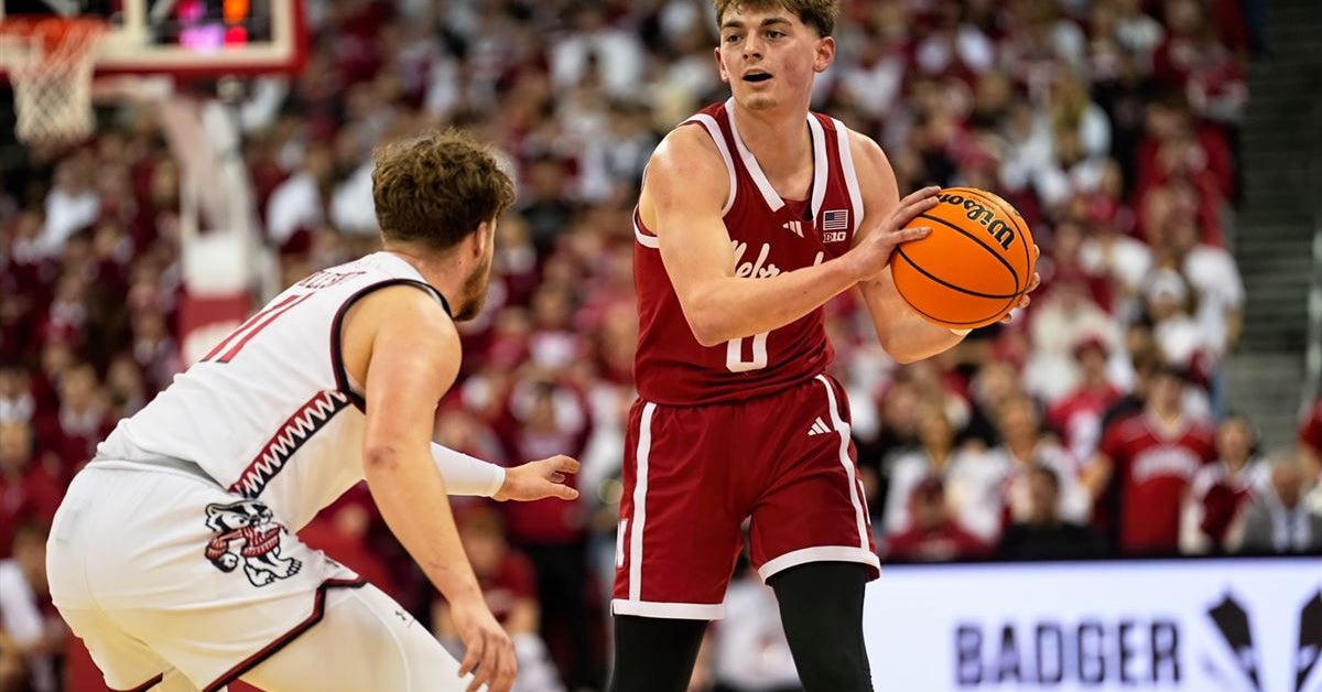 Essegian makes official he's returning to Huskers