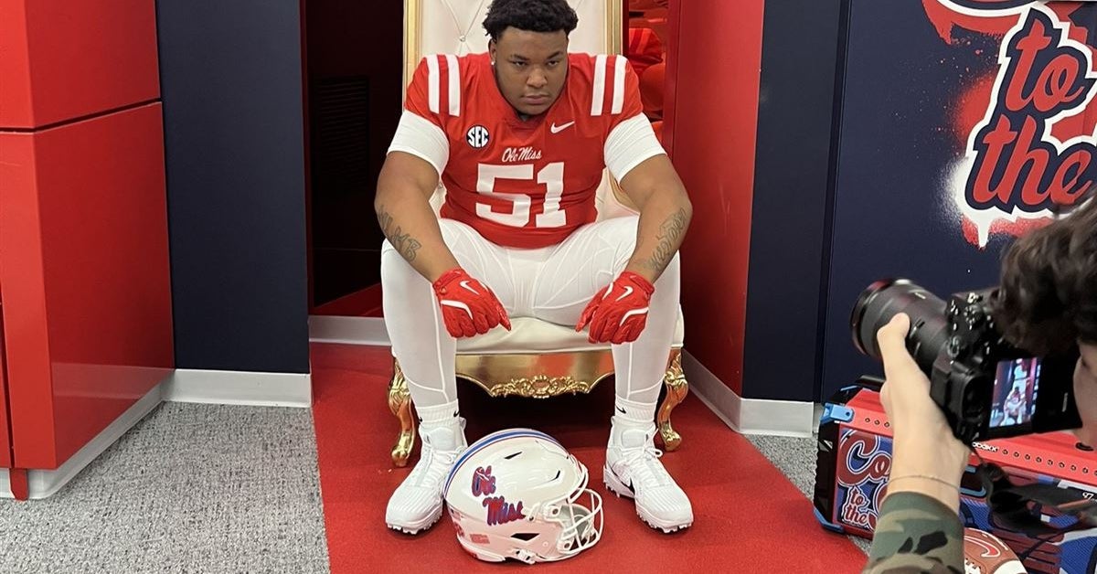 Ole Miss OT commit Kenneth Boston recaps his official visit to Oxford