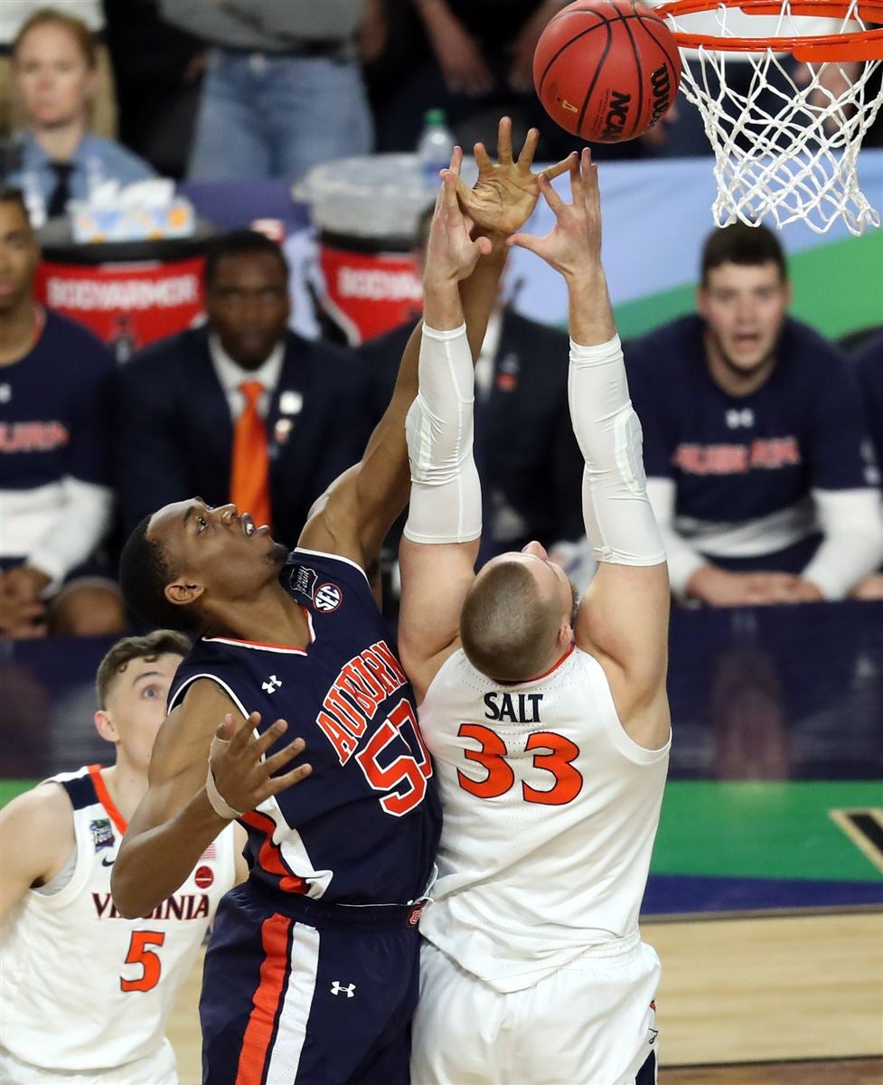 Scenes from Minneapolis: Auburn vs. Virginia