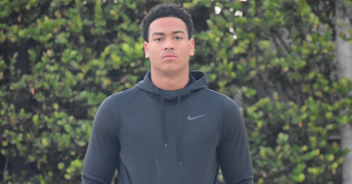 Five-star edge rusher sees Vols as 'great option' after official visit