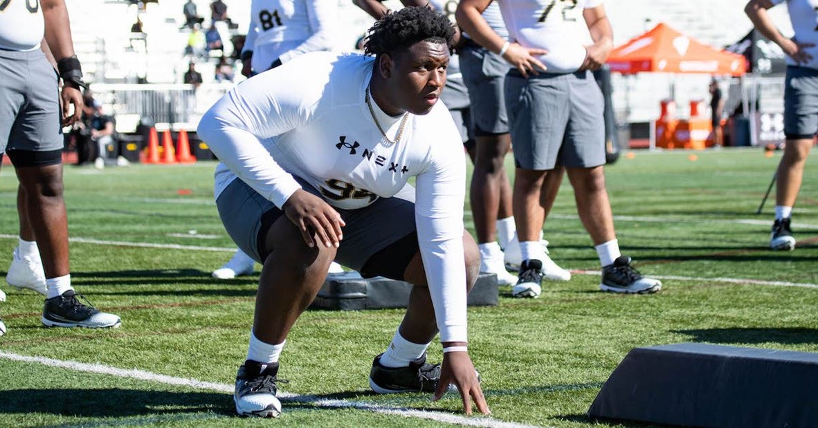Massive 4-star OL target locks in FSU official visit