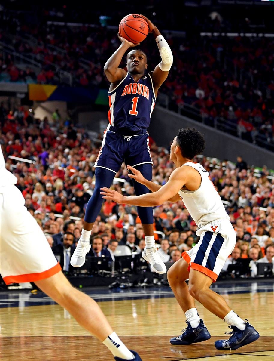 Scenes from Minneapolis: Auburn vs. Virginia