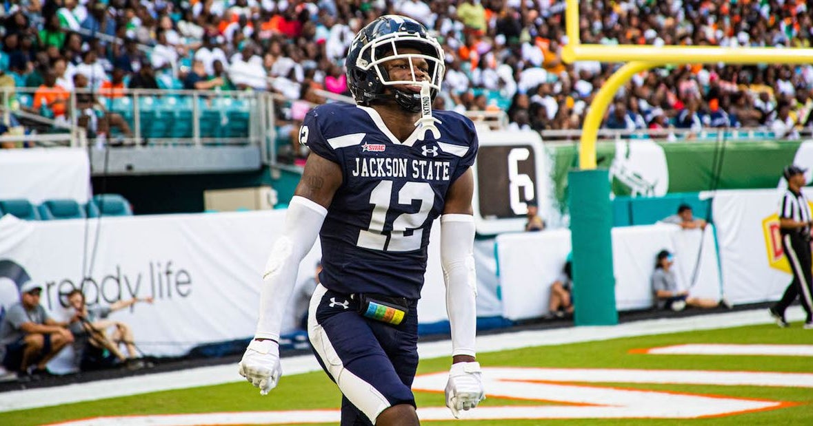 Travis Hunter enters transfer portal: Reaction, Deion Sanders buzz ...