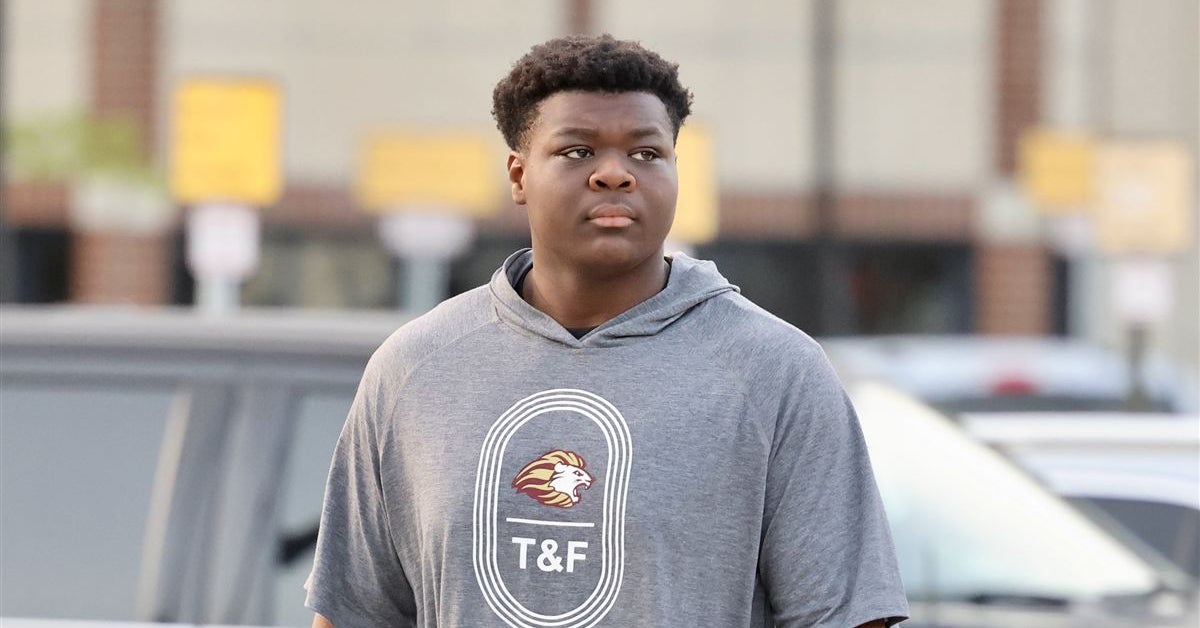 High-three star OL Elijah Morrison schedules UNC official visit