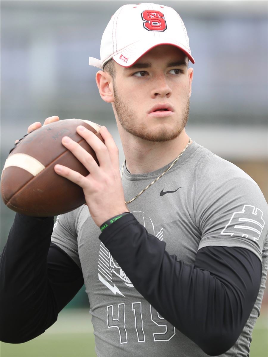 Devin Leary Profile Photos