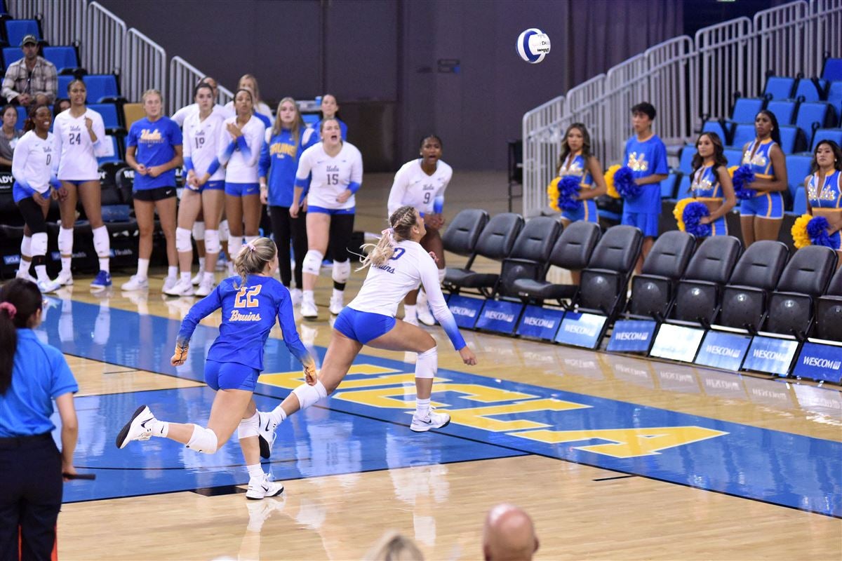 Women's Volleyball Photo Gallery: Bruins defeat Michigan State 3-0 in ...