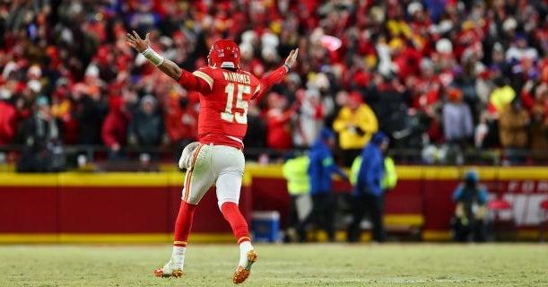 Patrick Mahomes is getting roasted for this failed football spike in ...