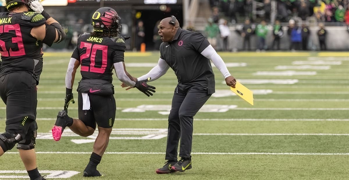 WATCH: Oregon RB Coach Carlos Locklyn has high expectations for RB room