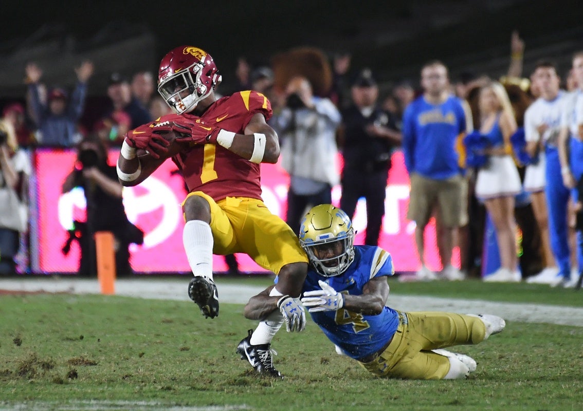 USC freshmen talk about their first taste of USC-UCLA rivalry