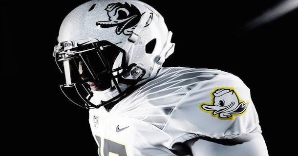 Oregon releases "Combat Duck" uniform combo for MSU