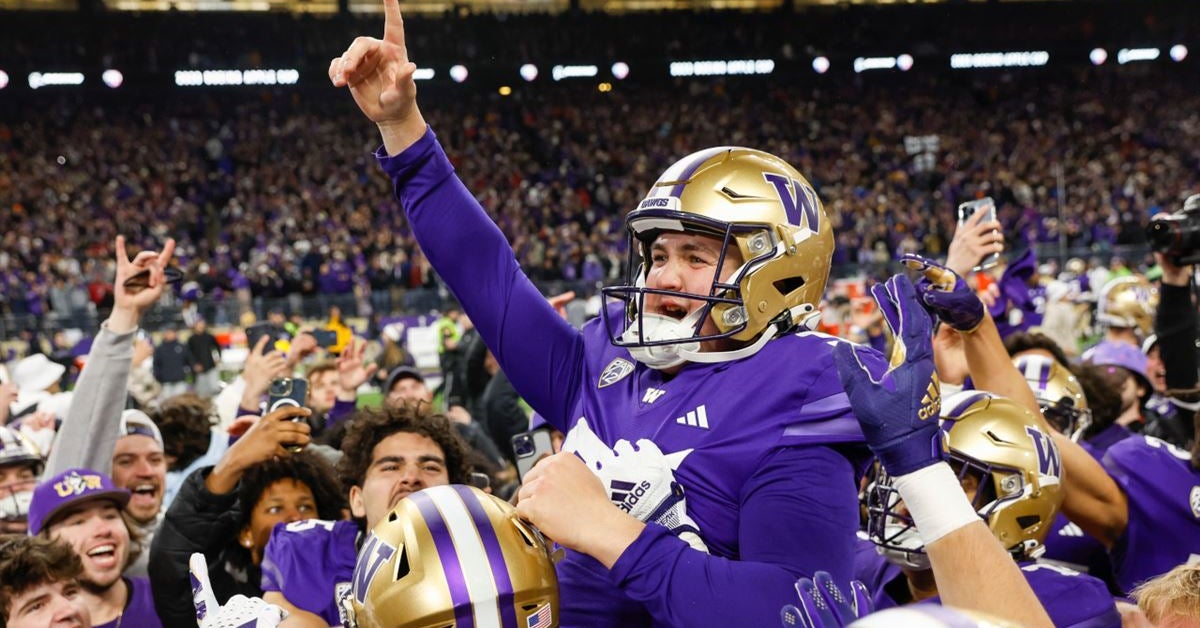 Huskies Escape With 24-21 Win Over Washington State, Finish Regular ...