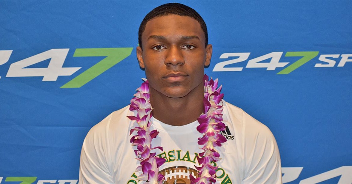 Look: A.J. Henning hauls in highlight catch for Michigan