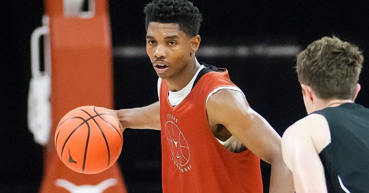 Texas guard Julian Larry's days as a high school QB helped prepare him ...