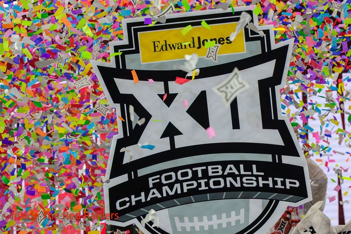 Photo Gallery: The Trophy Presentation