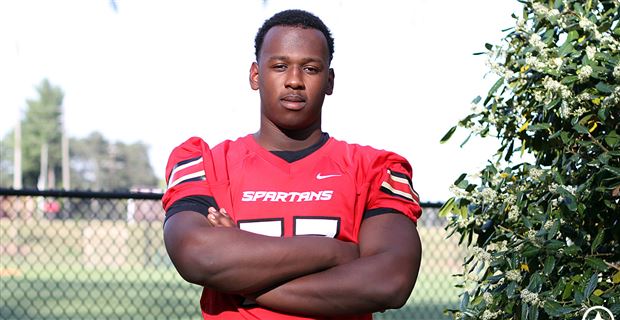 2019 five-star DL Chris Hinton commits to Michigan!